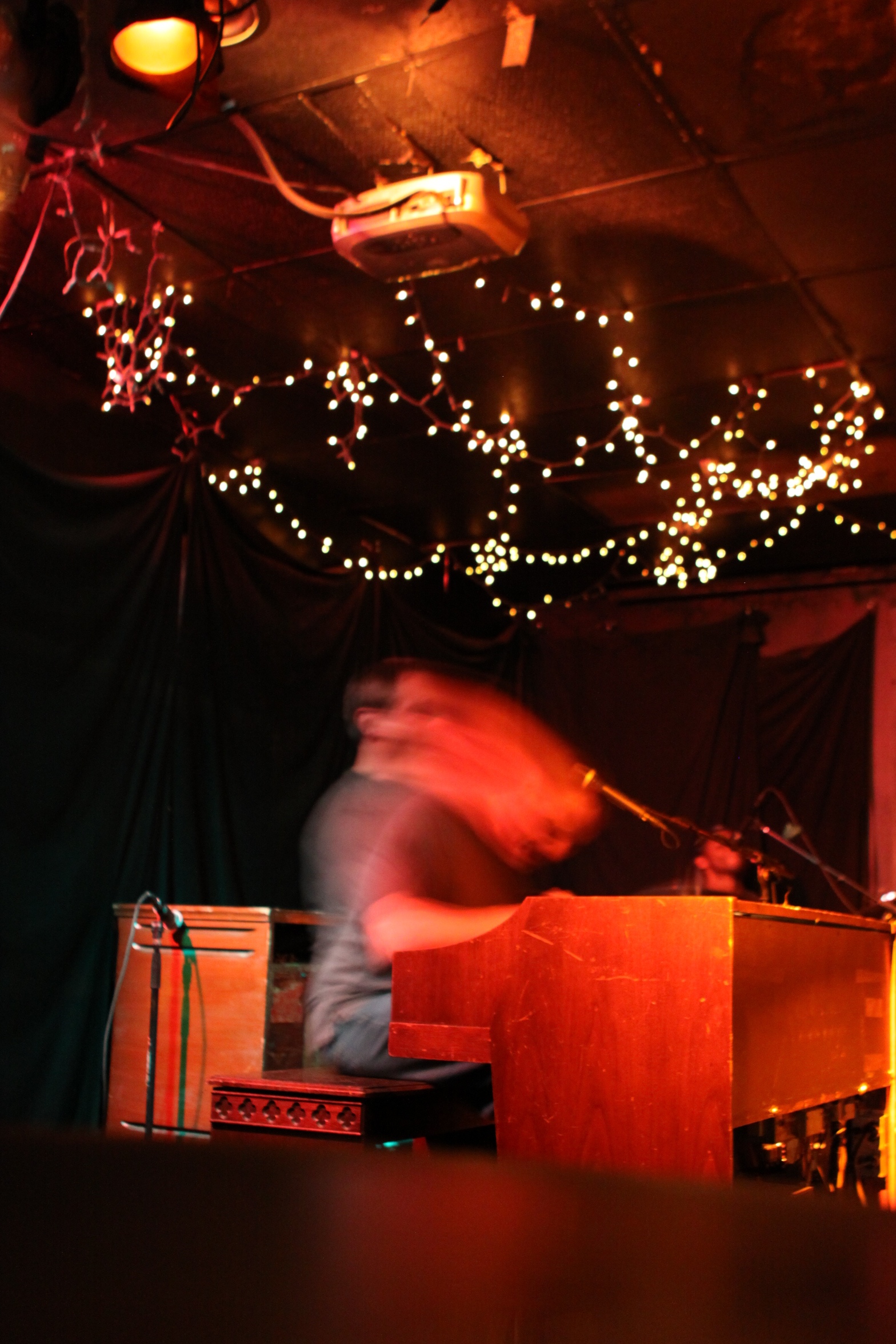 Tony Monaco on Hammond B3 Organ – Jazz at the Rumba Cafe – Ruth E ...