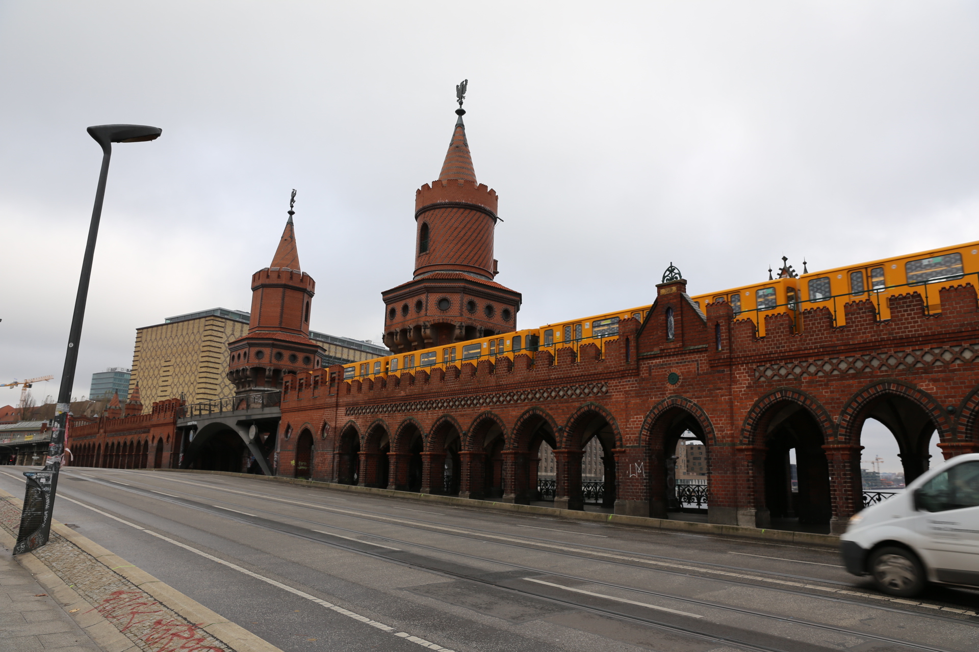 EAST SIDE Gallery- Berlin – Ruth E. Hendricks
