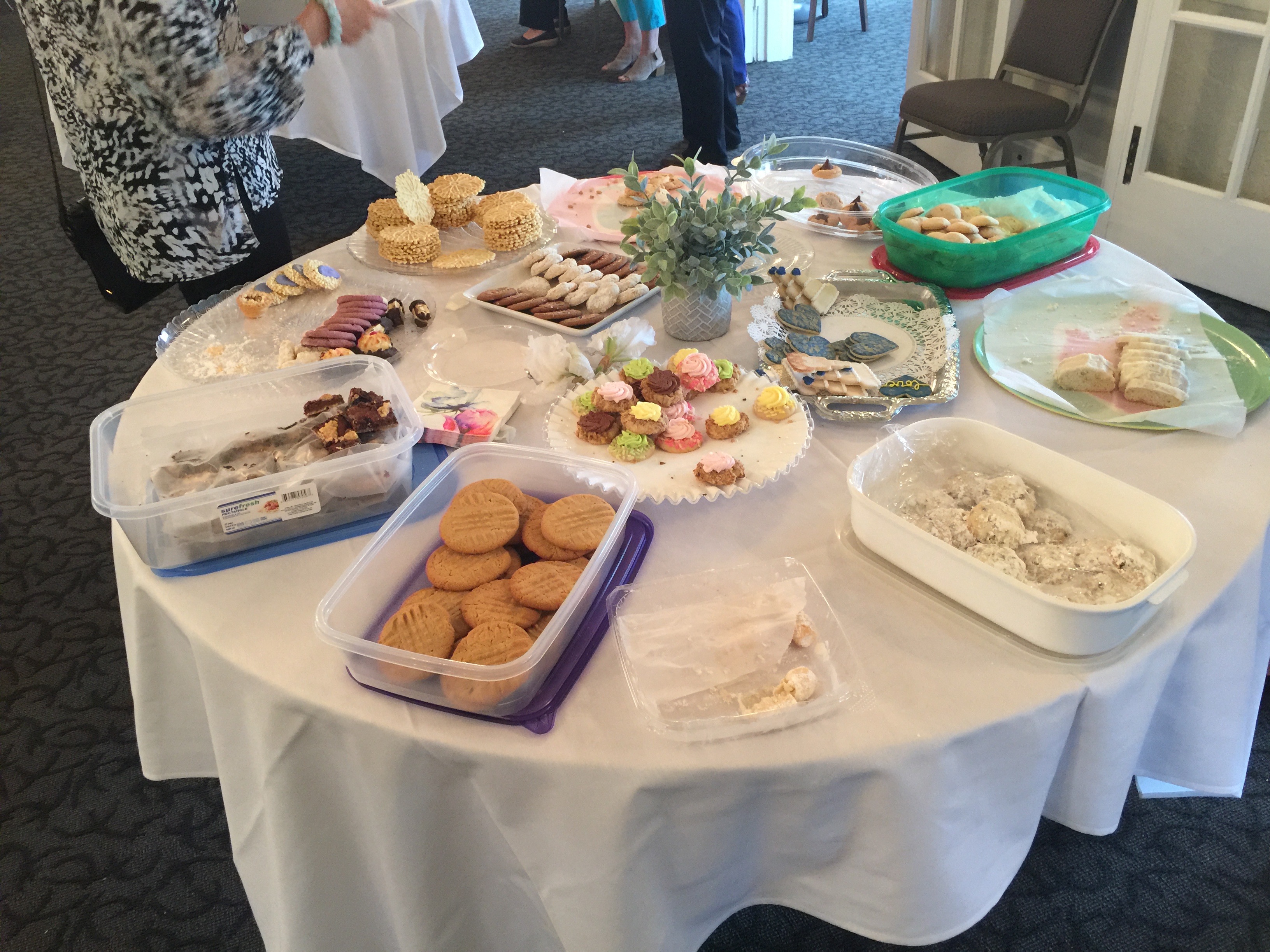 Pittsburgh Wedding Cookie Table Benefit – Ruth E. Hendricks