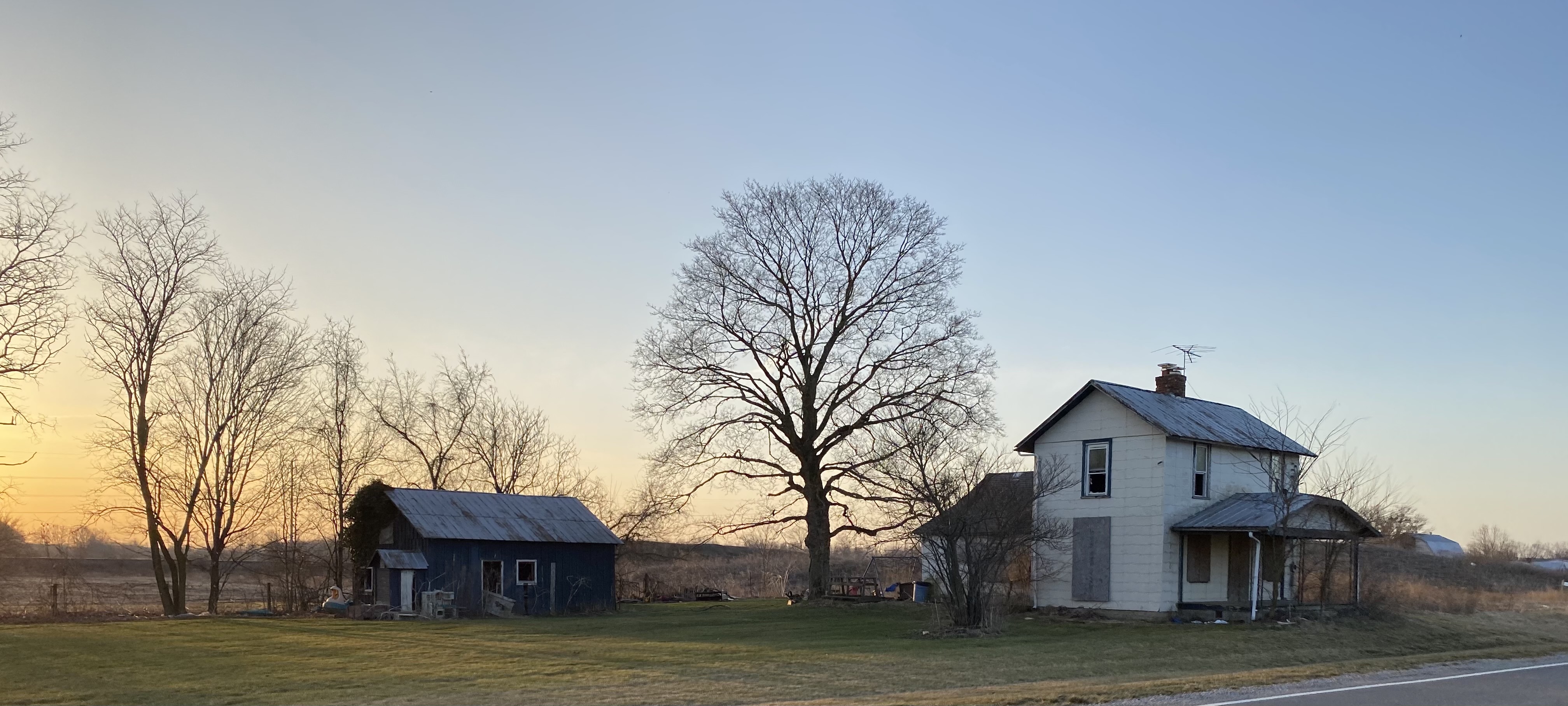 Ohio Farmhouse at Dawn – Ruth E. Hendricks Photography