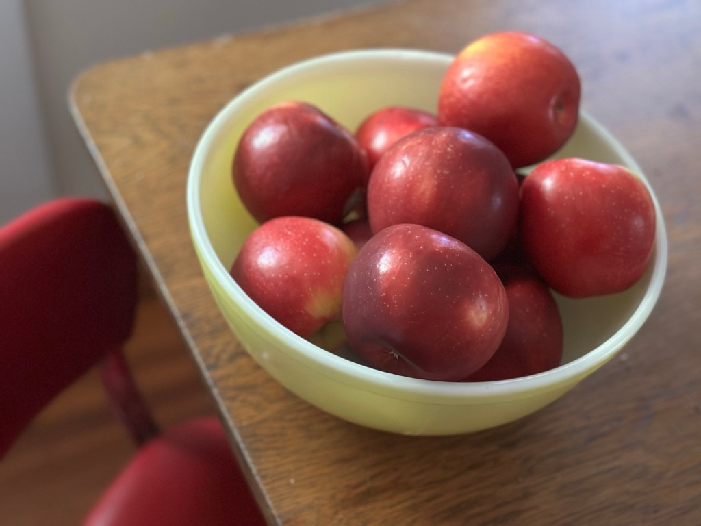 New Apples – Ruth E. Hendricks Photography