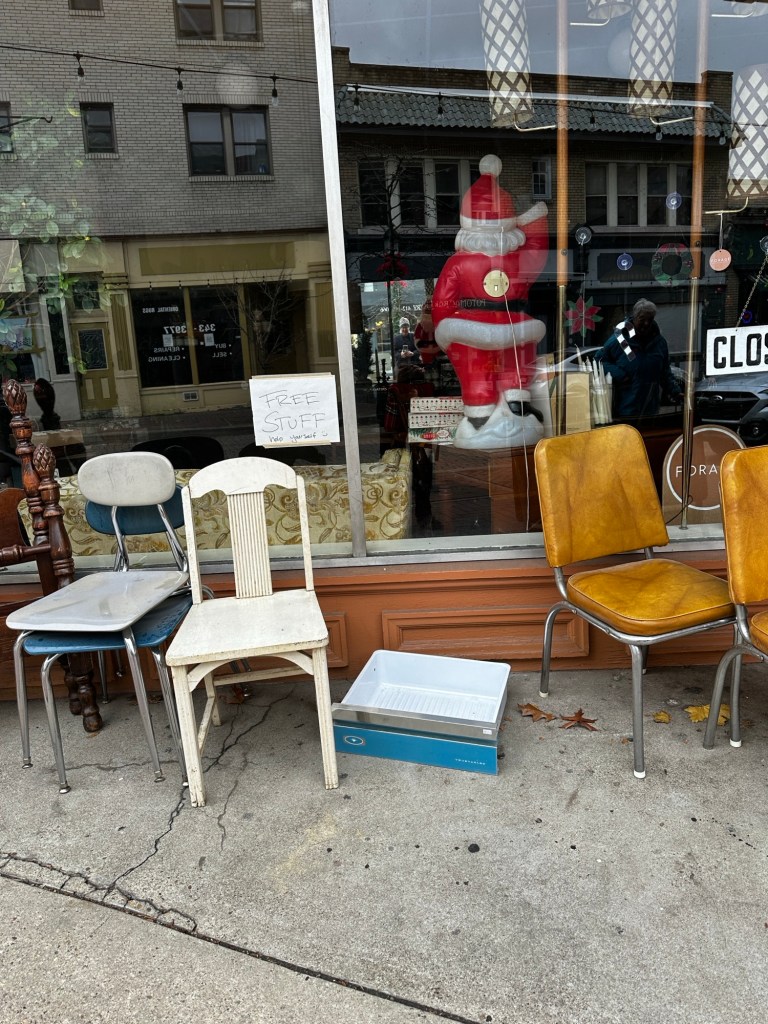 Free Stuff on Potomac Ave – Ruth E. Hendricks