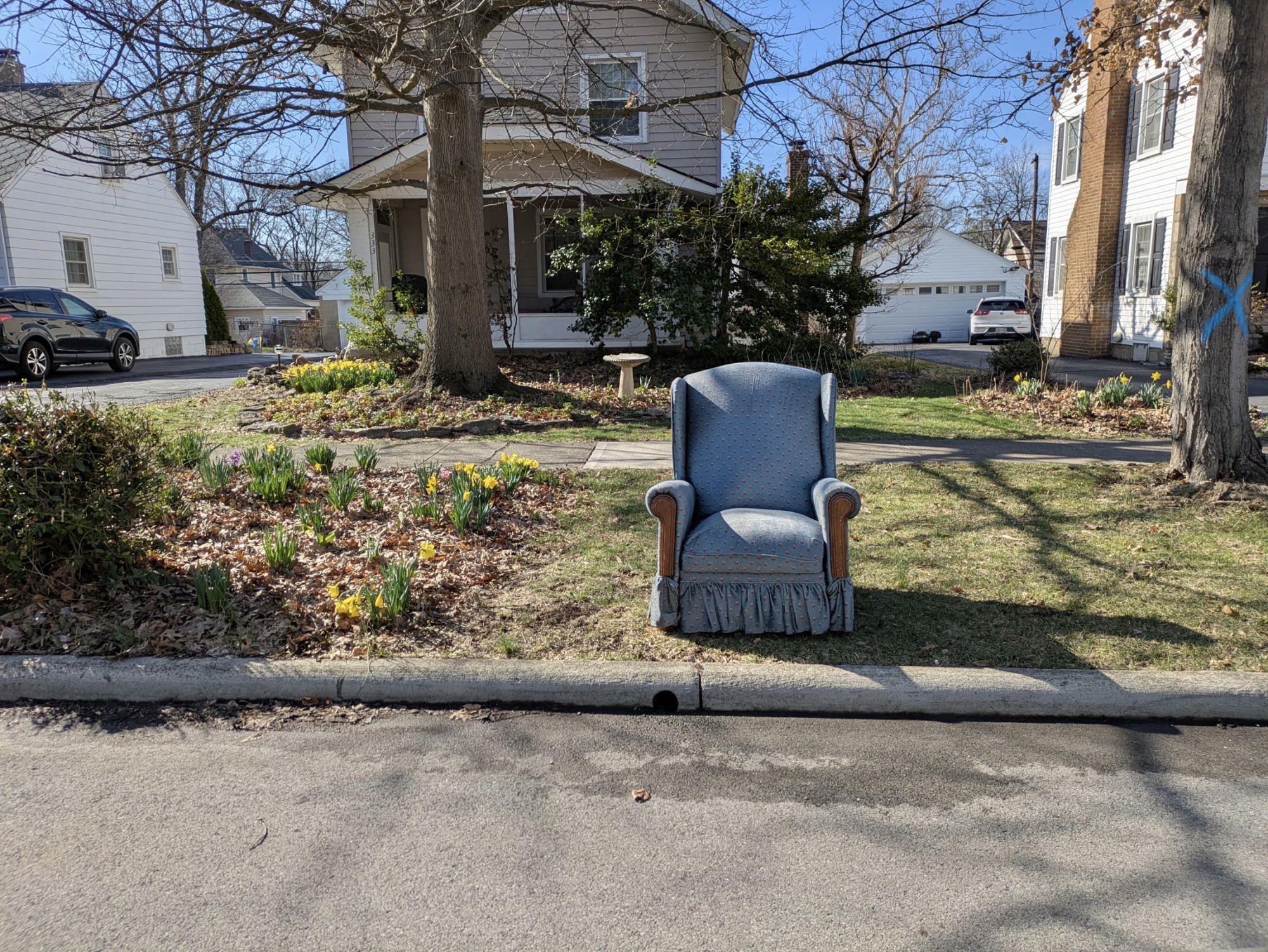 Sit a Spell, Curbside – Ruth E. Hendricks